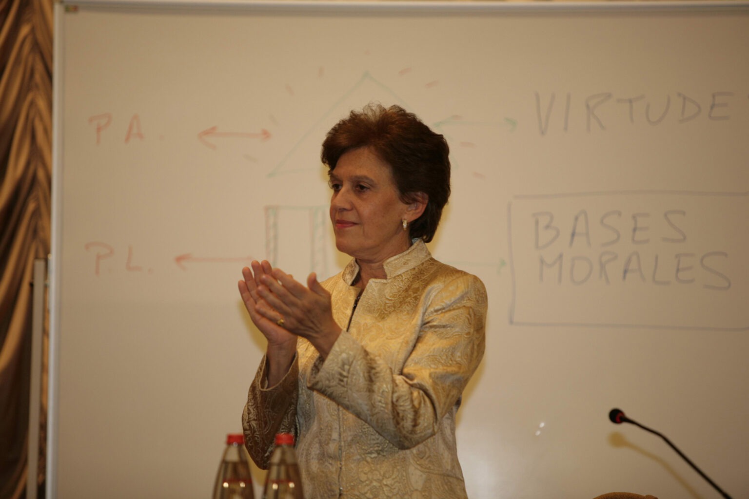 Un camino hacia la interioridad: moral, filosofía y espiritualidad ...